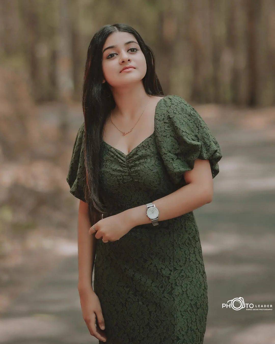 Actress Saniya Babu Gorgeous Entry in Arts Fest Inauguration Function ...