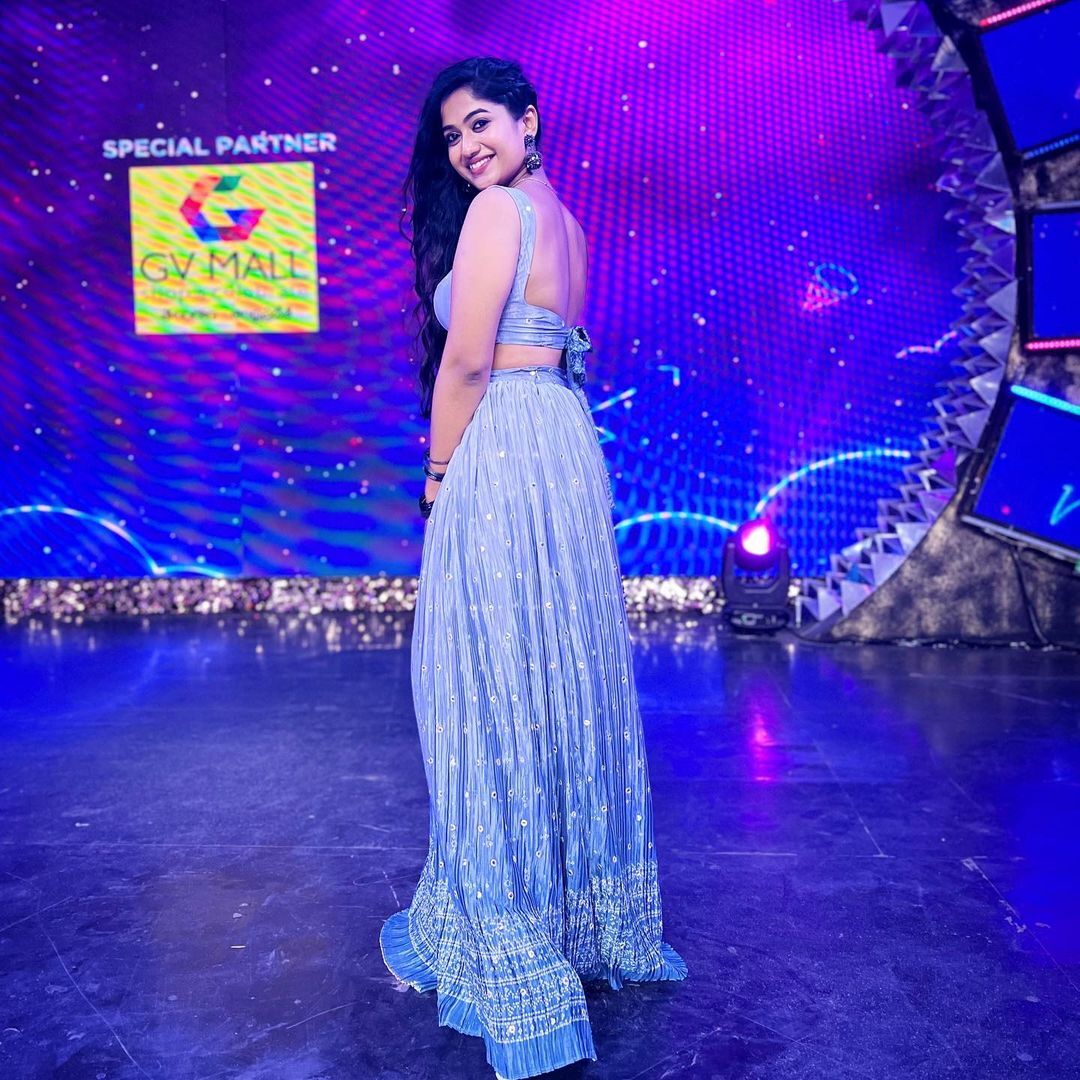 photos : குட்டி உடையில் ஜீ தமிழ் சீரியல் நடிகை.. வேற லெவல் போட்டோஸ் இதோ ...