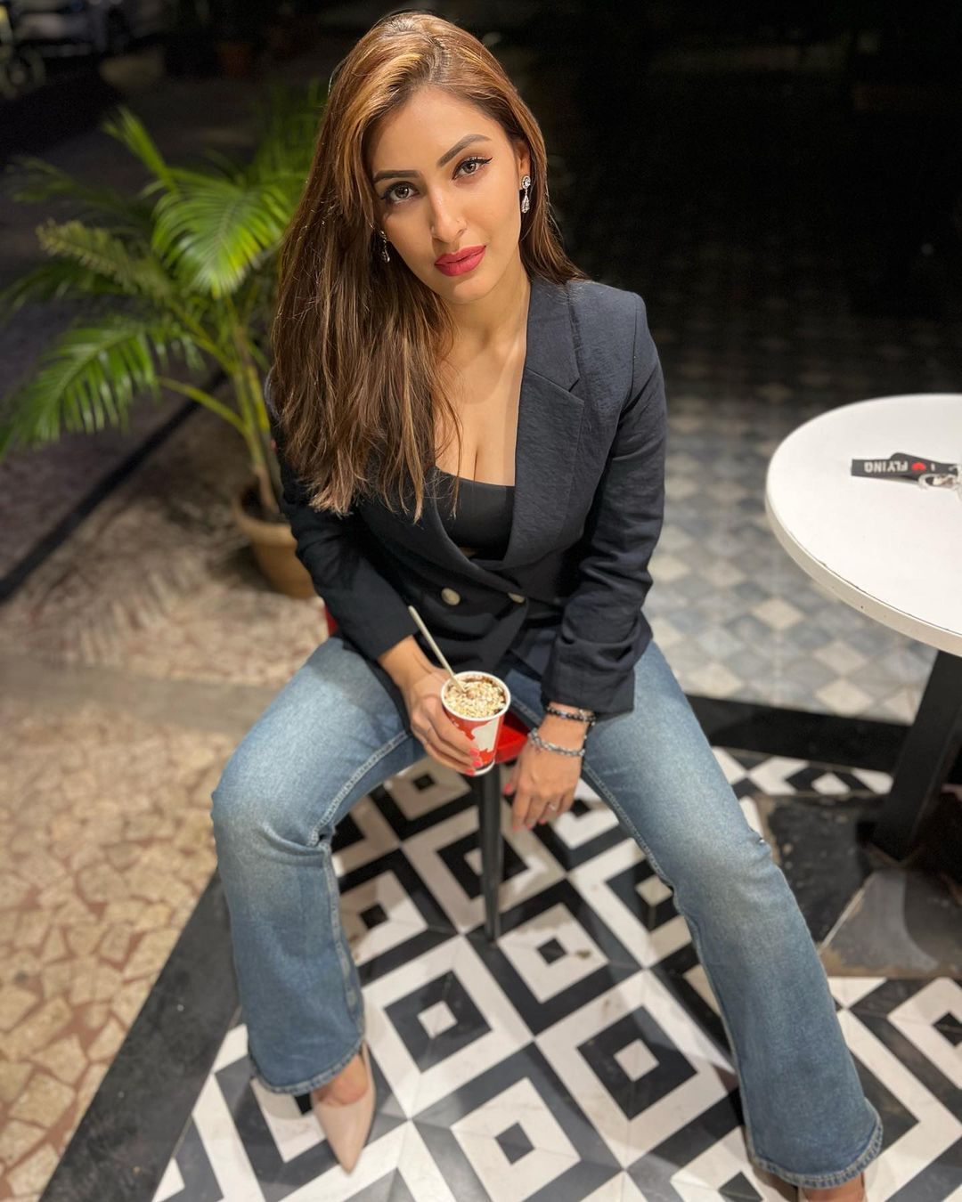 photos : ப்ளாக் டீ ஷிர்டில் ஹோலி கொண்டாடிய ஷிவாங்கி வர்மா.. ஆளை ...