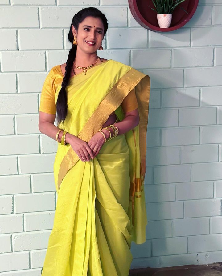 PHOTOS : சேலையில் செம அழகு.. நடிகை கஸ்தூரியின் கலக்கல் போட்டோஸ் ...