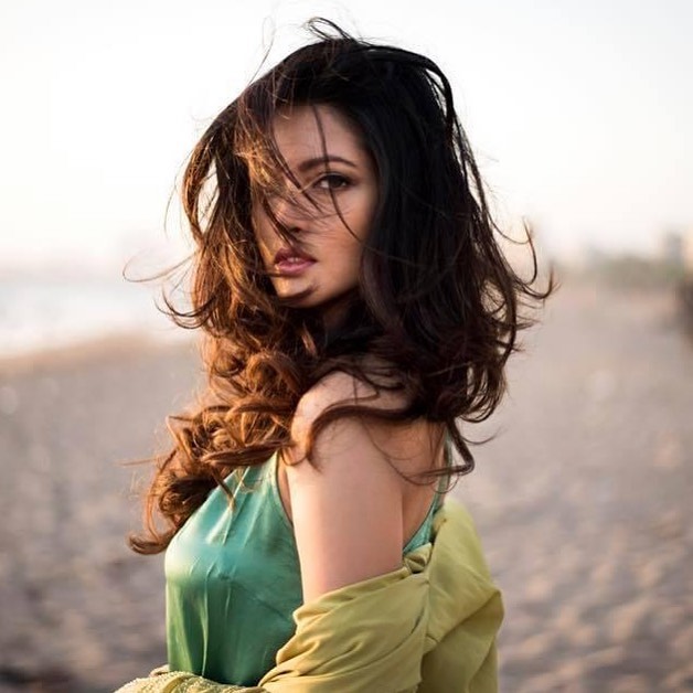 photos : அழகிய தீயே என்னை வாட்டுகிறாயே.. நடிகை ரியா சென் கலக்கல் பிக்ஸ் ...