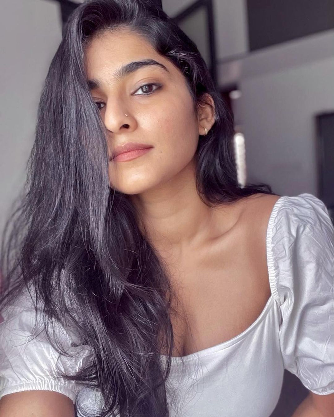 photos : புடவையில் சொக்கவைக்கும் அழகு.. நடிகை காயத்ரி அசோக்கின் அசத்தல் க்ளிக்ஸ்! | actress ...