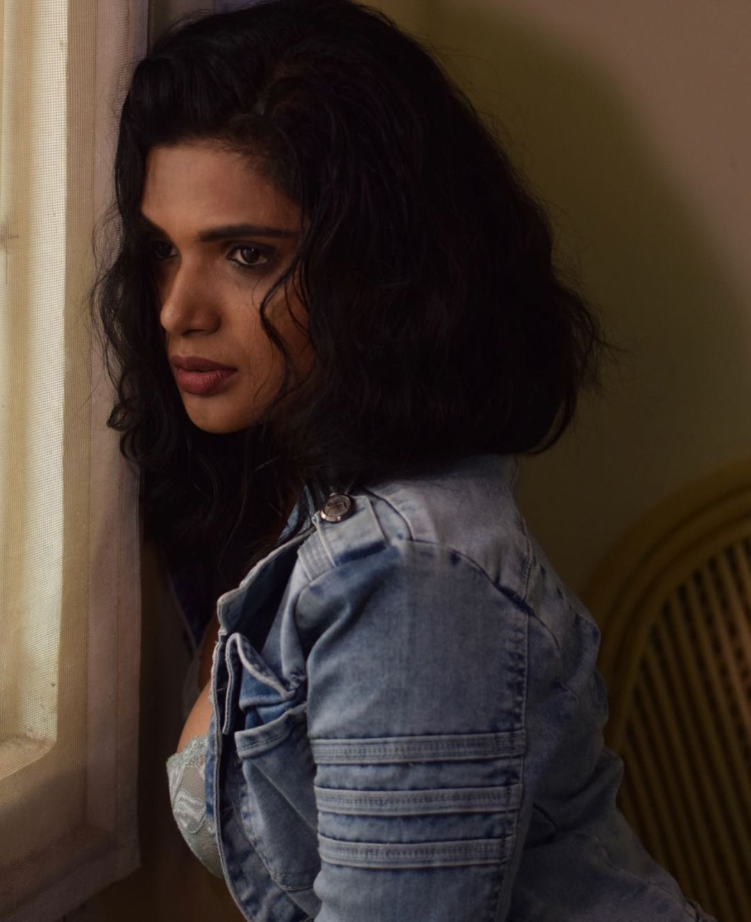 photos : டாப் ஆங்கிளில் ரசிகர்களை உறைய வைத்த மாடல் அழகி நேஹா.. வேற ...