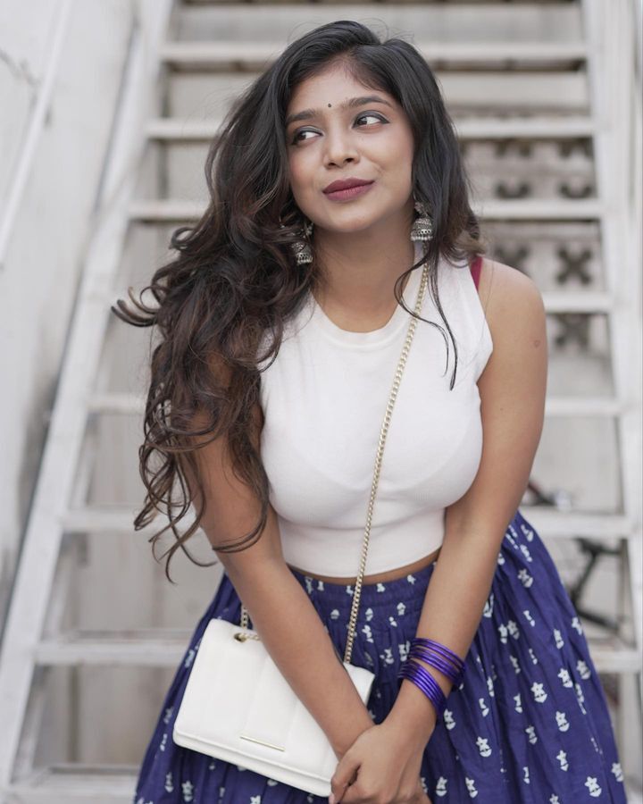 PHOTOS : அழகிய சிலையாய்.. விஜே பார்வதியின் கலக்கல் பிக்ஸ் இதோ ...