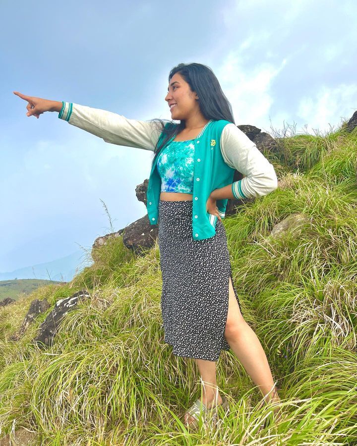 PHOTOS : சீரியல் நடிகை ஸ்ரீநிதியின் லேட்டஸ்ட் அழகிய புகைப்படங்கள் ...