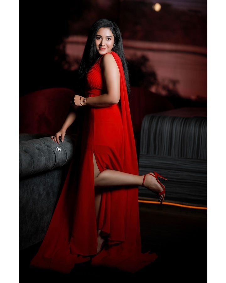 PHOTOS : சீரியல் நடிகை ஸ்ரீநிதியின் லேட்டஸ்ட் அழகிய புகைப்படங்கள் ...