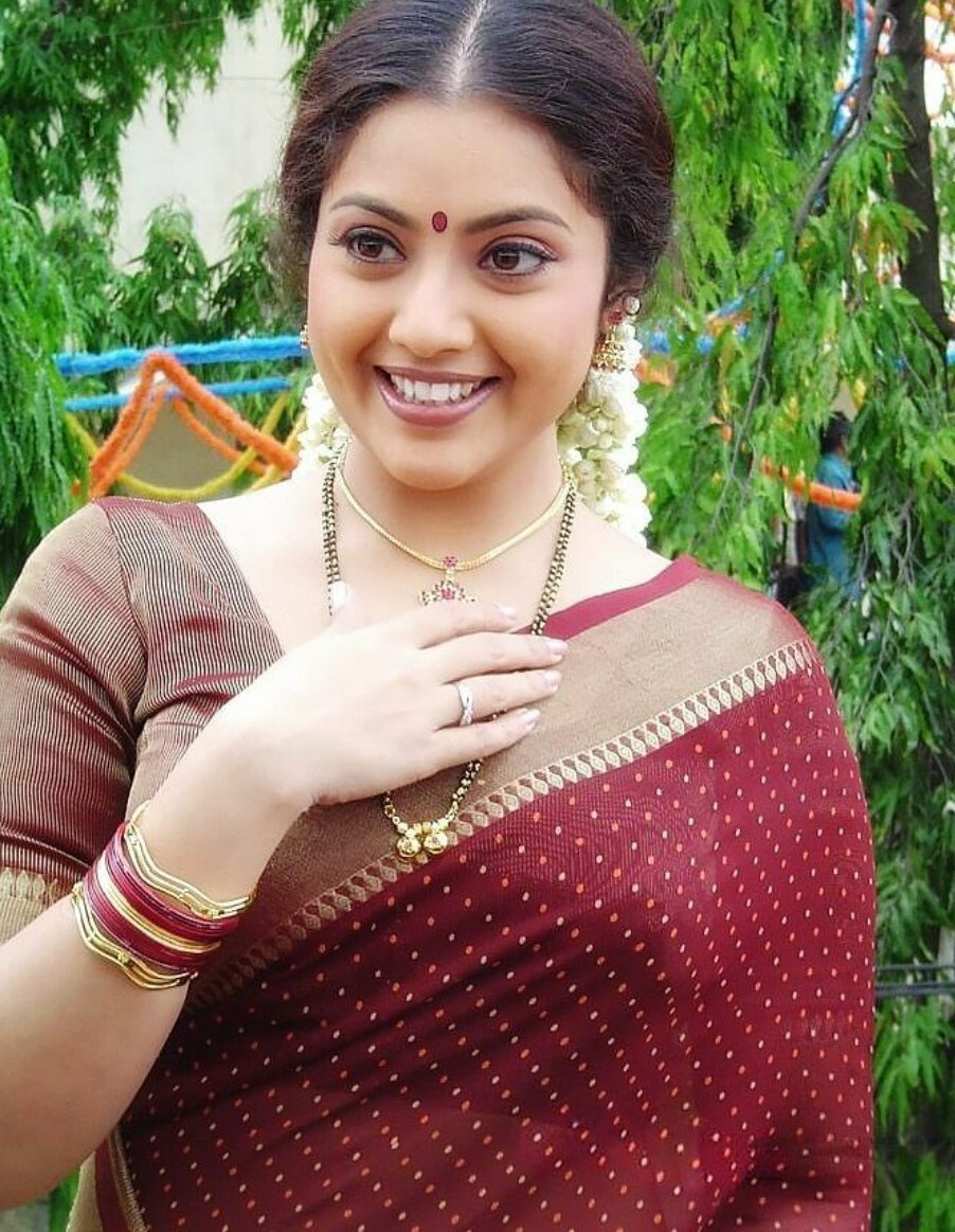 | actress meena glamour photos - Oneindia Telugu