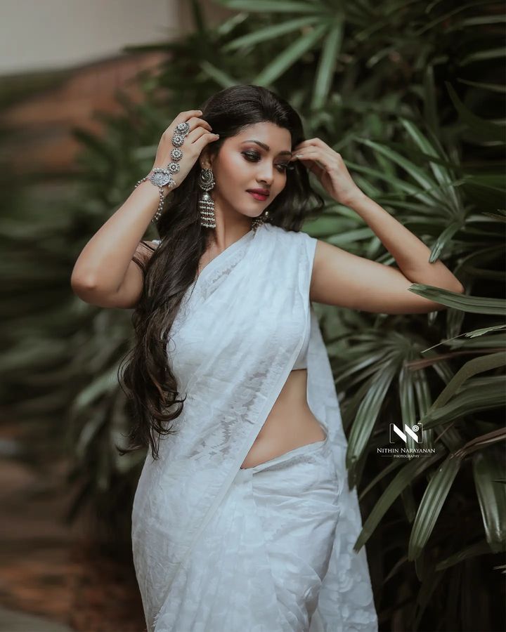 PHOTOS : சுடிதார் அணிந்து வந்த சொர்க்கமே.. நடிகை தனன்யாவின் அசத்தல் ...