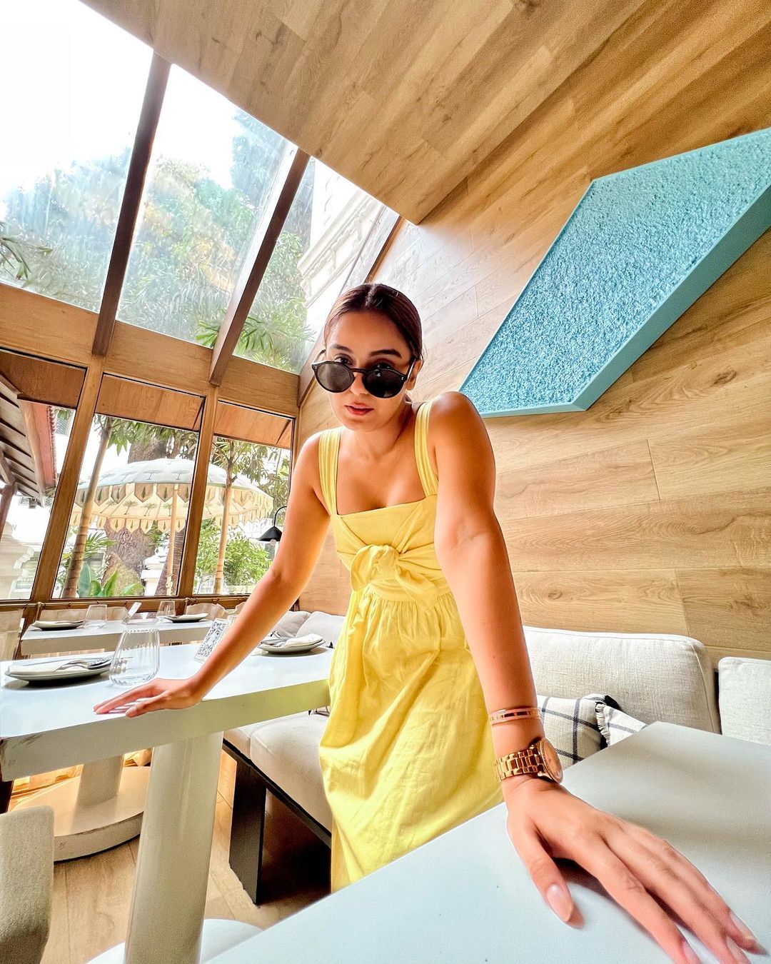 photos : ஸ்விம்சூட்டில் தாறுமாறான போஸில் ஸ்ரிஷ்டி ரோடே.. வேற லெவல் ...