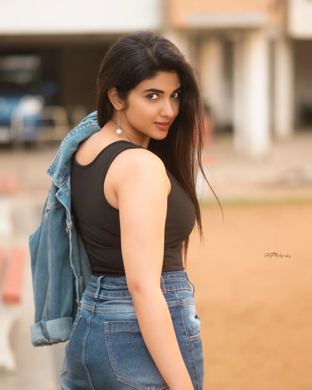 ప్రగ్యా నగ్రా పరువాల విందు.. కోలీవుడ్ బ్యూటీ కాక పుట్టించేస్తుందిగా ...