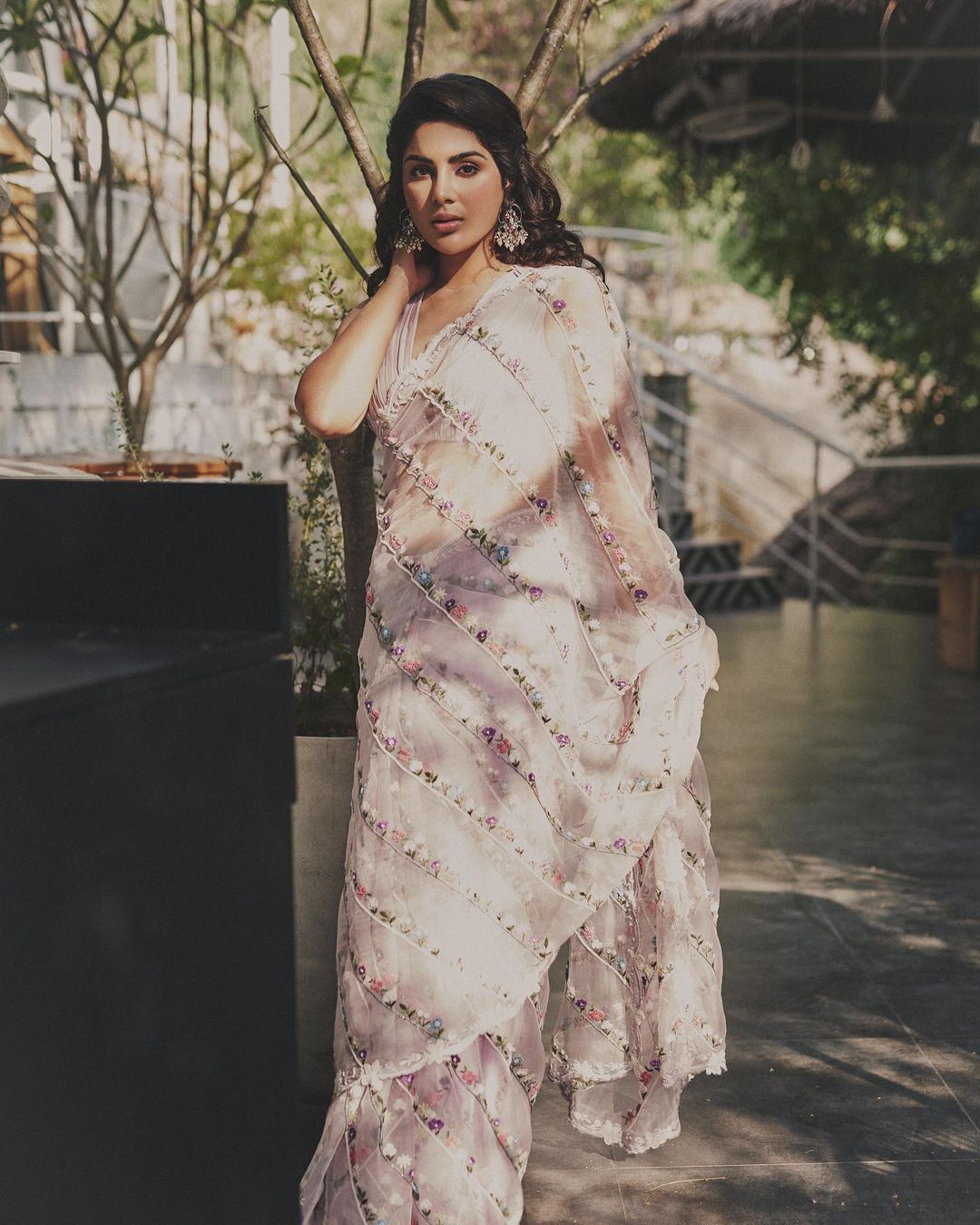 కవ్వించే అందాలతో మనసు దోచేస్తున్న సంయుక్త మీనన్. | Actress Samyuktha ...