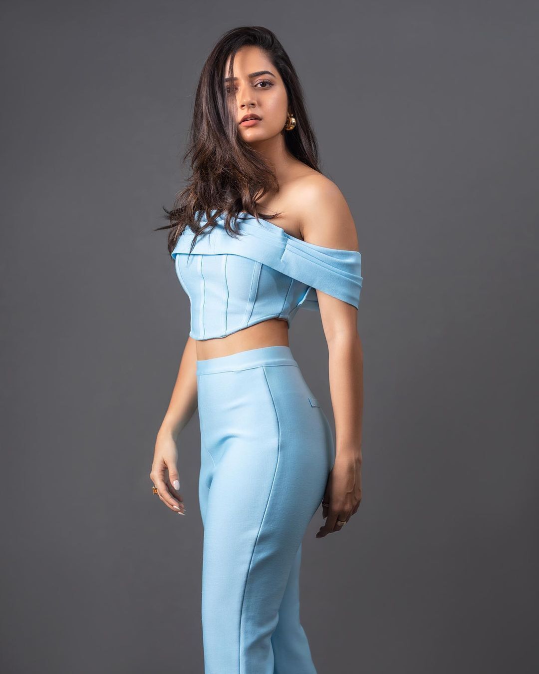 ఆషిక రంగనాథ్ వలపుల విందు.. డోస్ రెట్టింపు చేసి రచ్చ చేస్తున్న బ్యూటీ ...