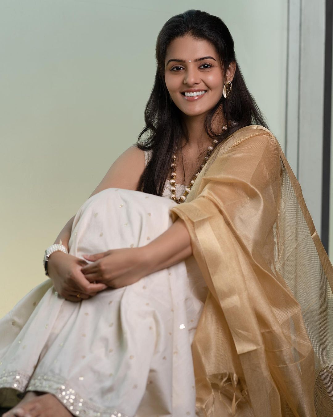 సొగసైన అందాలతో మైమరిపిస్తున్న స్వాతిష్ట కృష్ణన్. | Actress Swathishta ...