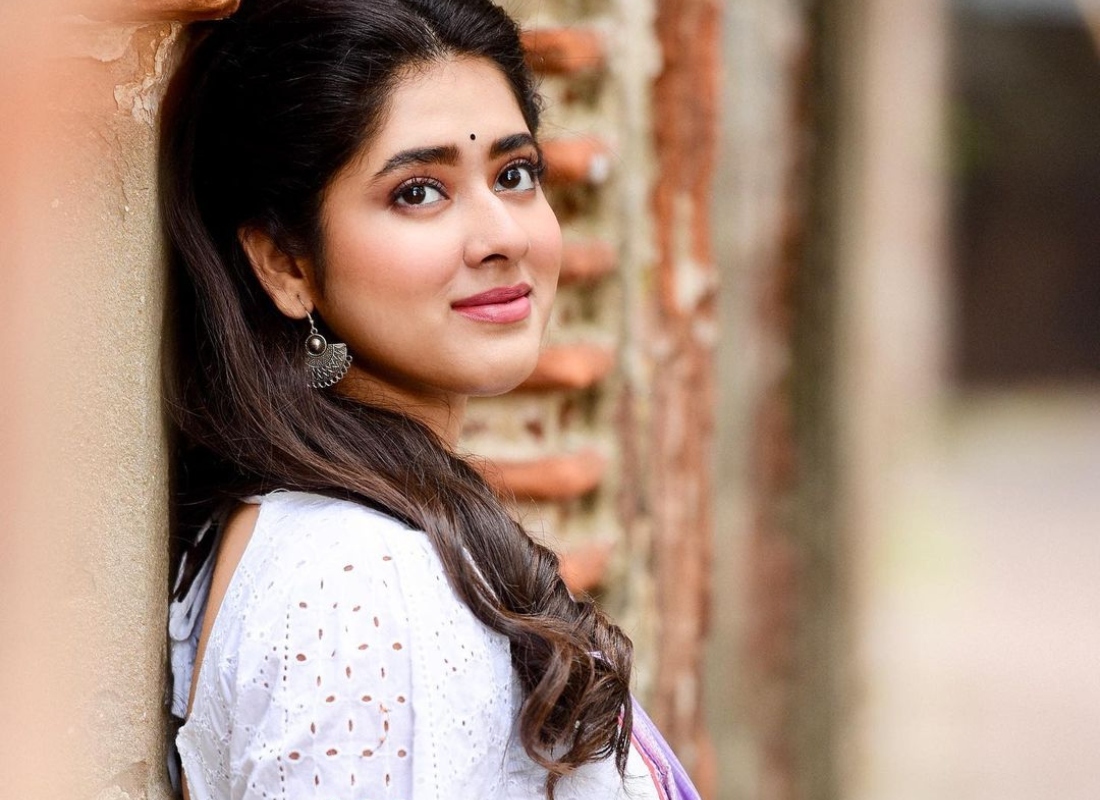 ডিপ নীল রঙের কুর্তিতে গ্ল্যামারাস দিতিপ্রিয়া, নয়া লুকে মুগ্ধ ভক্তরা ...