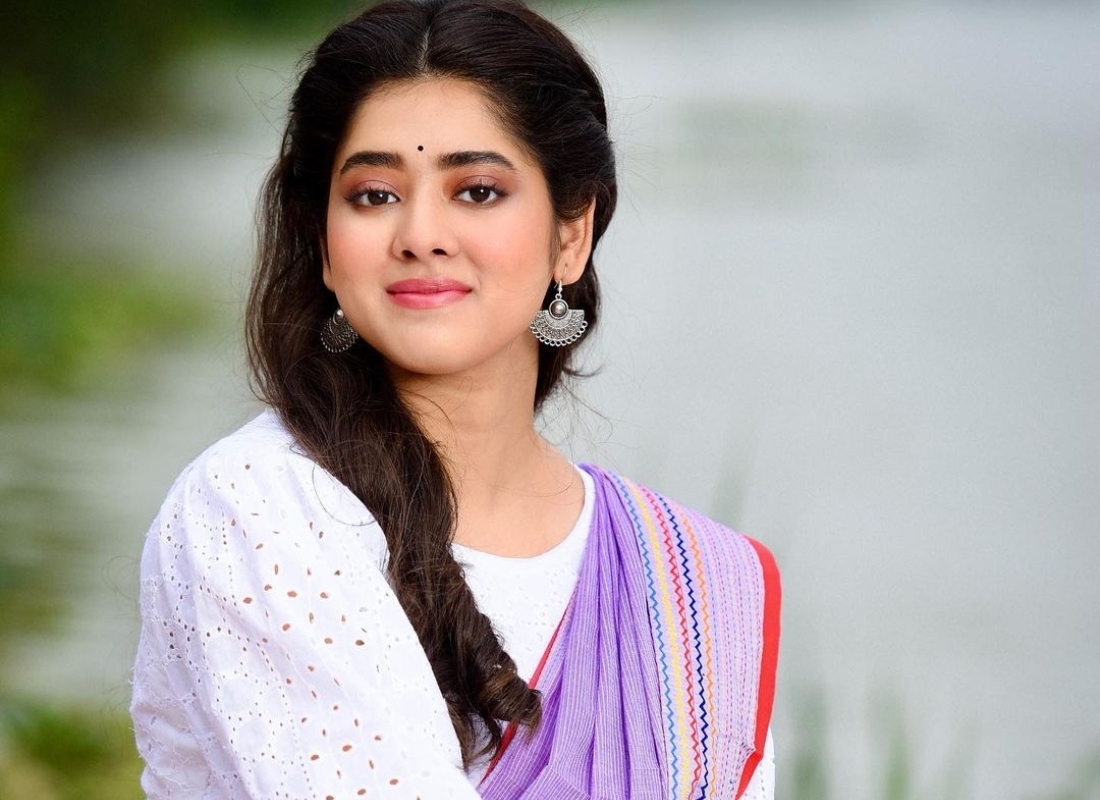 ডিপ নীল রঙের কুর্তিতে গ্ল্যামারাস দিতিপ্রিয়া, নয়া লুকে মুগ্ধ ভক্তরা ...