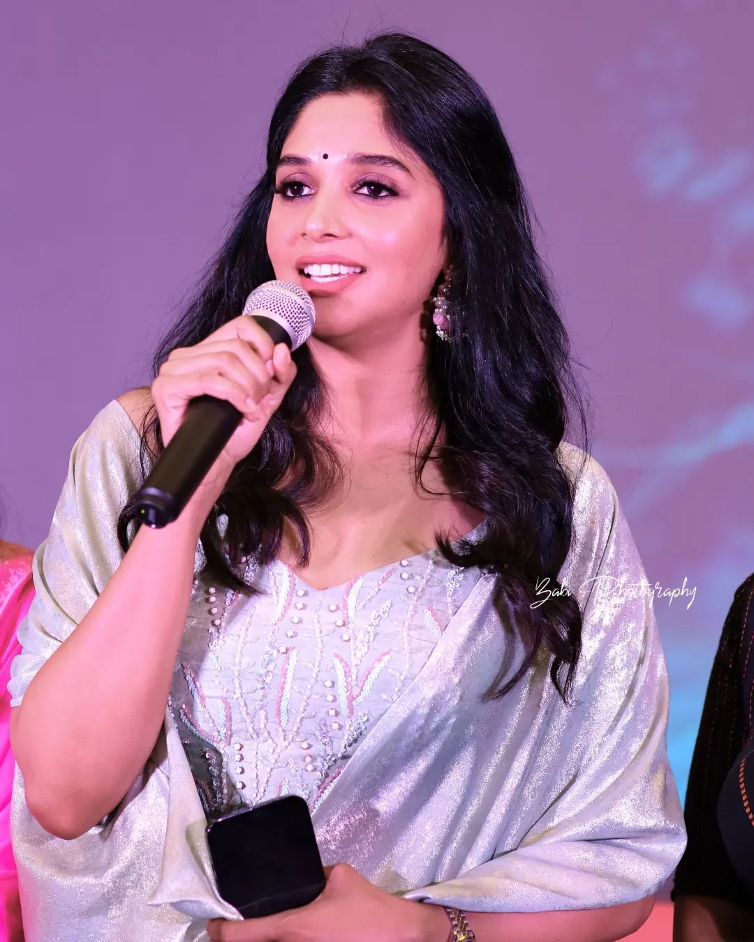 Actress Nyla Usha's Gorgeous Entry in Upcoming Movie Antony Launch Event | Nyla Usha: പൊളി ...