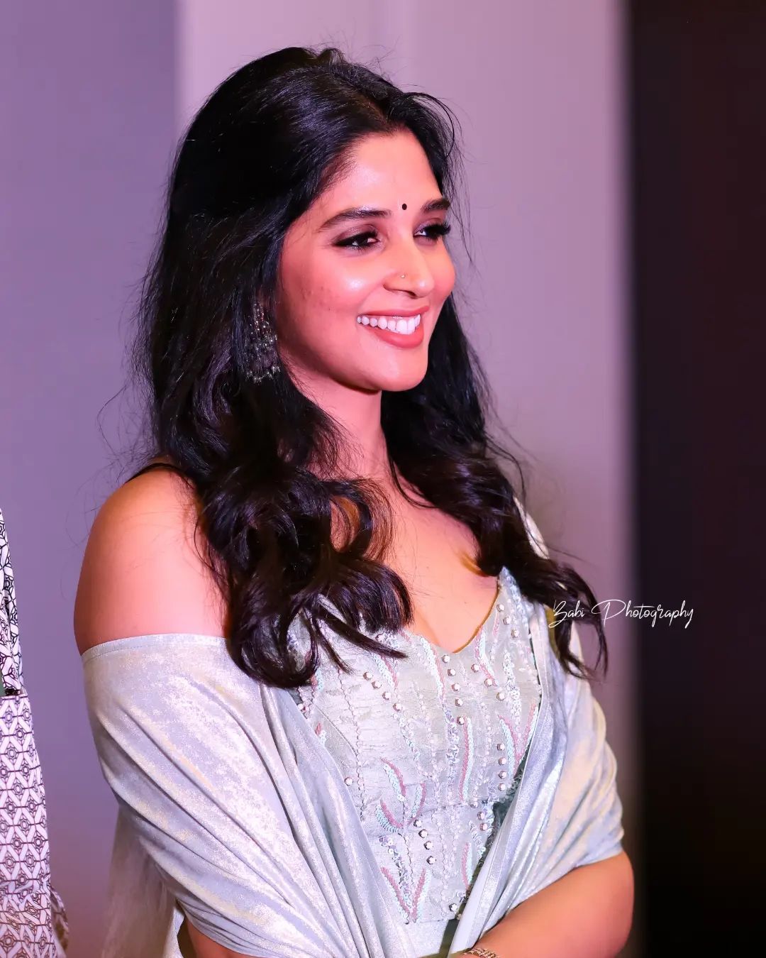 Actress Nyla Usha's Gorgeous Entry in Upcoming Movie Antony Launch ...