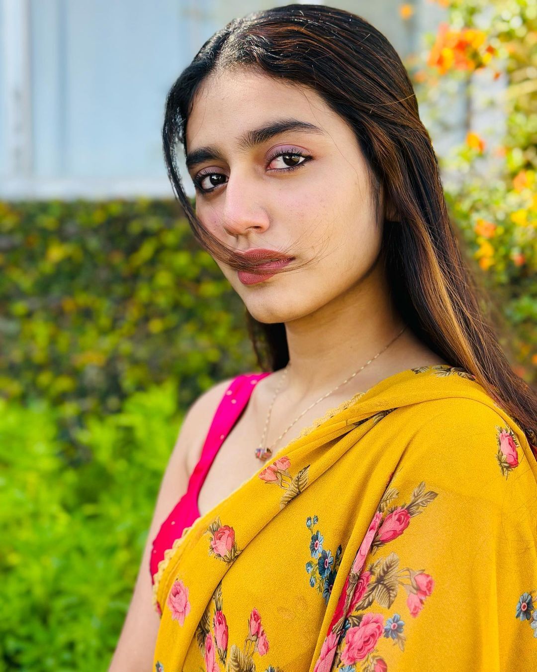 Actress Priya Prakash Varrier's Glamorous Look in Black Outfit Goes ...