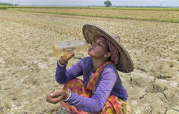 How People Are Beating The Hot-Summer Heat In India; See Visuals Photos ...