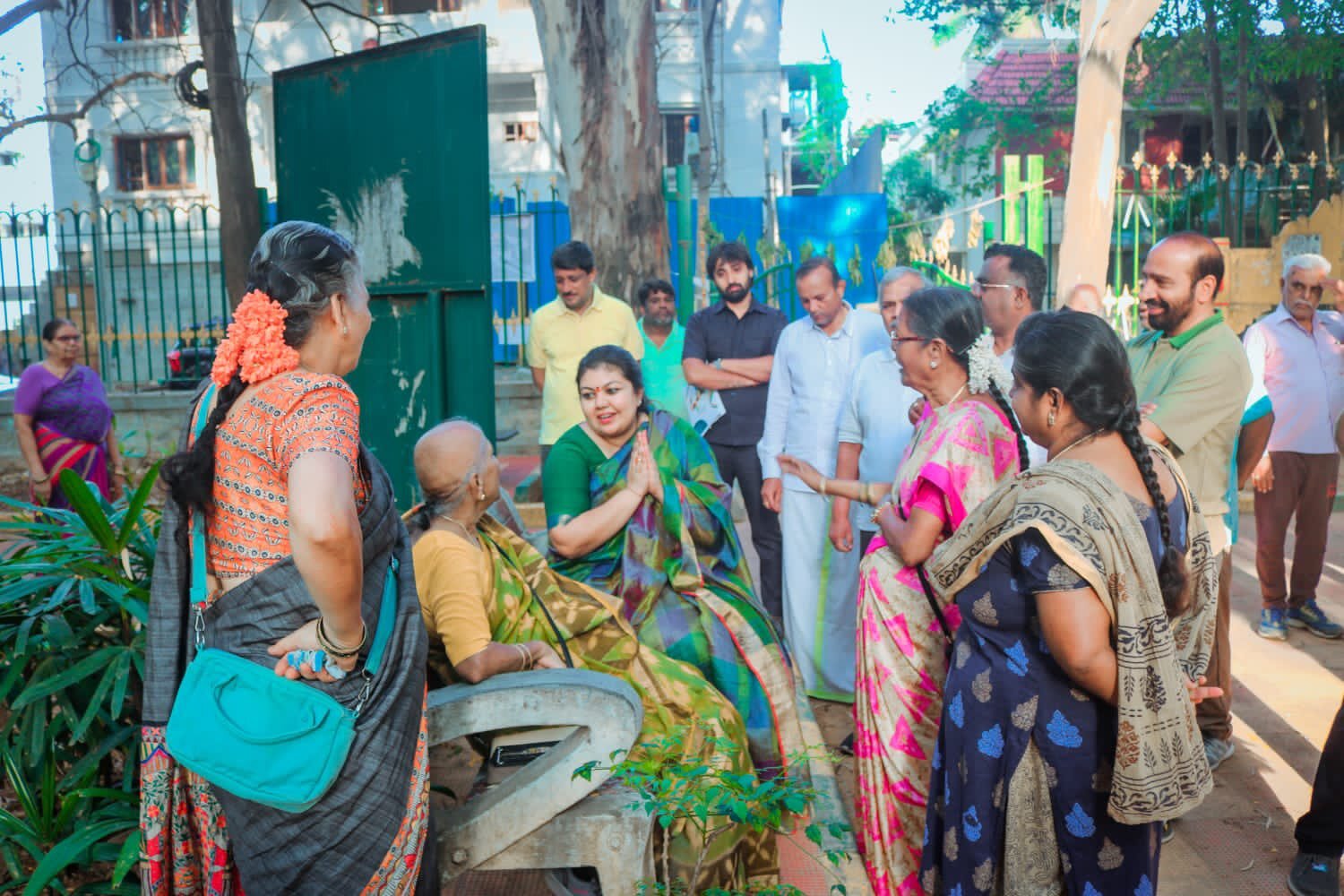 Karantaka Elections: ತಿರುಮಲ ದೇವಸ್ಥಾನದ ಅರ್ಚಕರನ್ನು ಮನೆಗೆ ಕರೆಸಿ ಆಶೀರ್ವಾದ ...