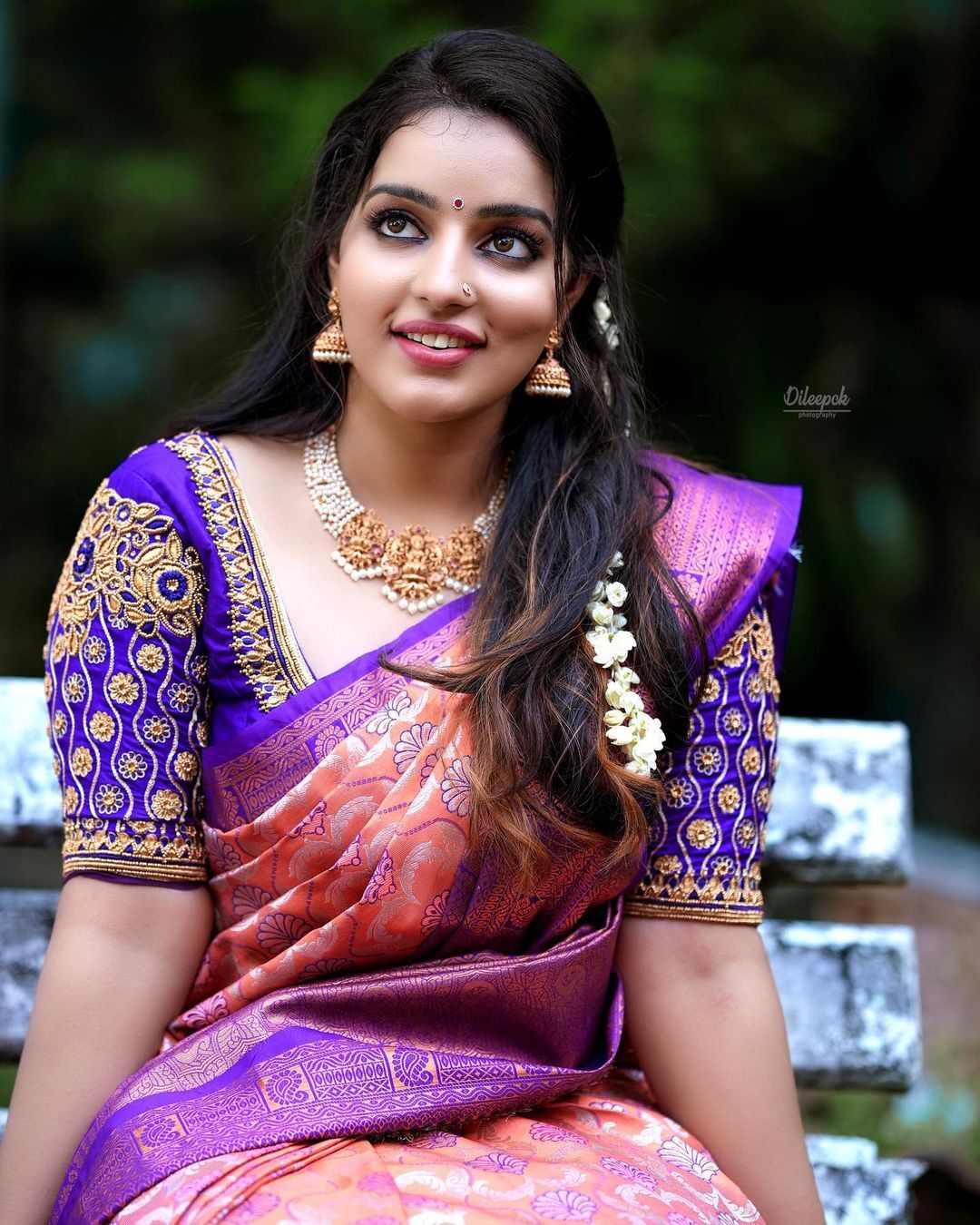 Mollywood Actress Malavika Menon's Gorgeous Look in Saree in Ramukaryat ...