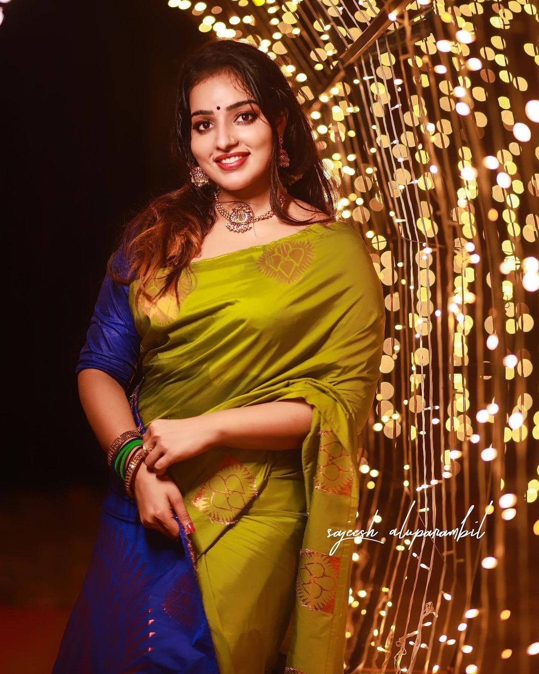 Mollywood Actress Malavika Menon's Gorgeous Look in Saree in Ramukaryat ...