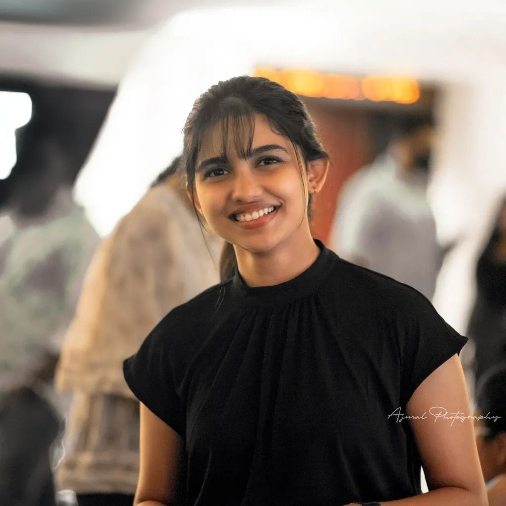 Mollywood Actress Mamitha Baiju's Latest Makeover in Pink Outfit Made ...