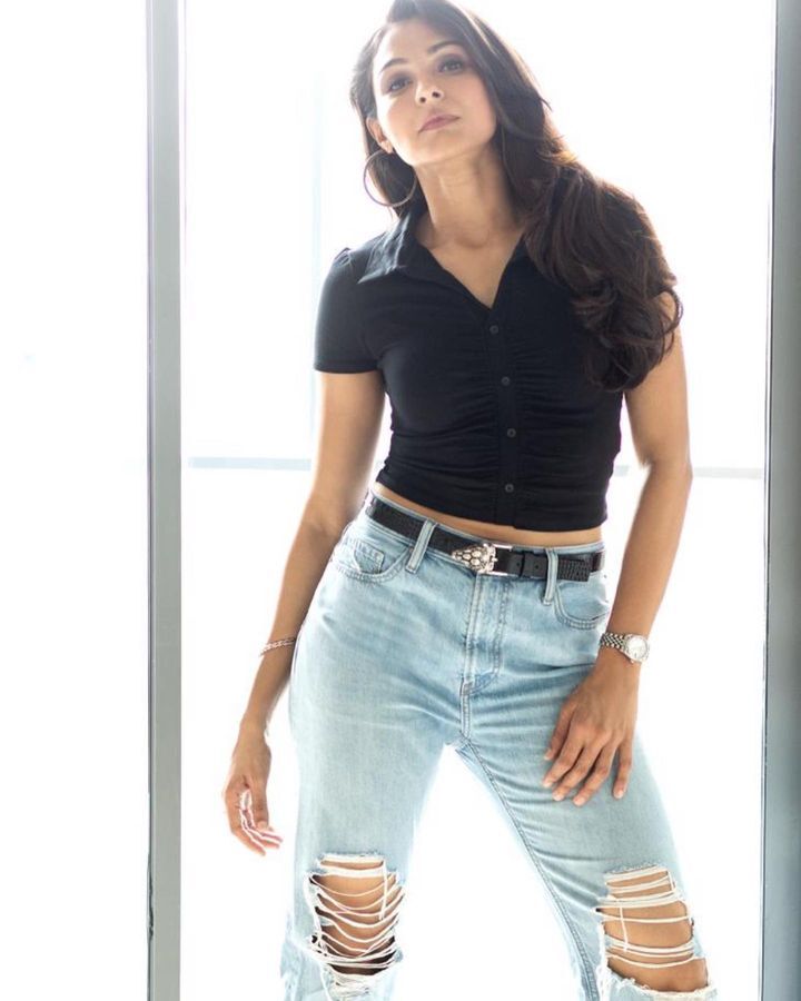 PHOTOS : பிகினியில் வேற லெவல் போஸ்.. ஆளை மயக்கும் அழகில் ஆண்ட்ரியாவின் ...