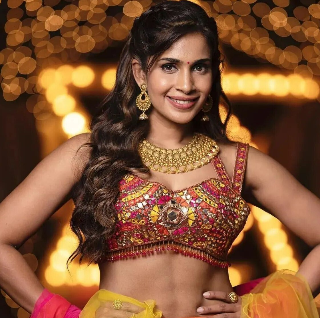 PHOTOS : கார்ஜியஸ் லுக்கில் சம்யுக்தா.. லேட்டஸ்ட் ட்ரடேஷனல் போட்டோஸ்.. | traditional look ...