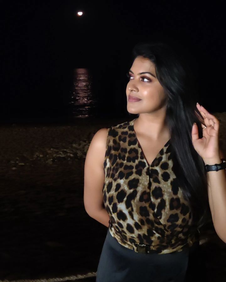 PHOTOS : சீரியல் நடிகை ரச்சிதாவின் ரசிக்கவைக்கும் லேட்டஸ்ட் ...