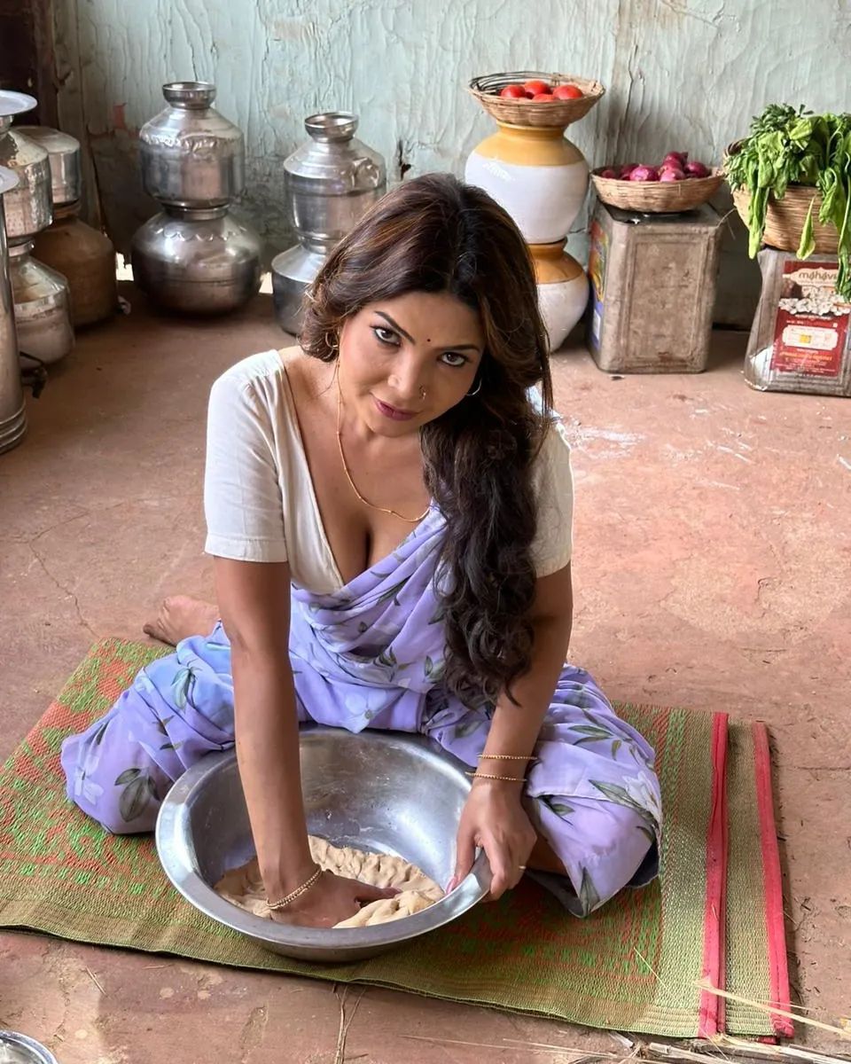 PHOTOS : மயக்கும் அழகில்.. வெப்சீரிஸ் நடிகை மஹி கவுரின் லேட்டஸ்ட் பிக்ஸ் இதோ.. | ulu web series ...