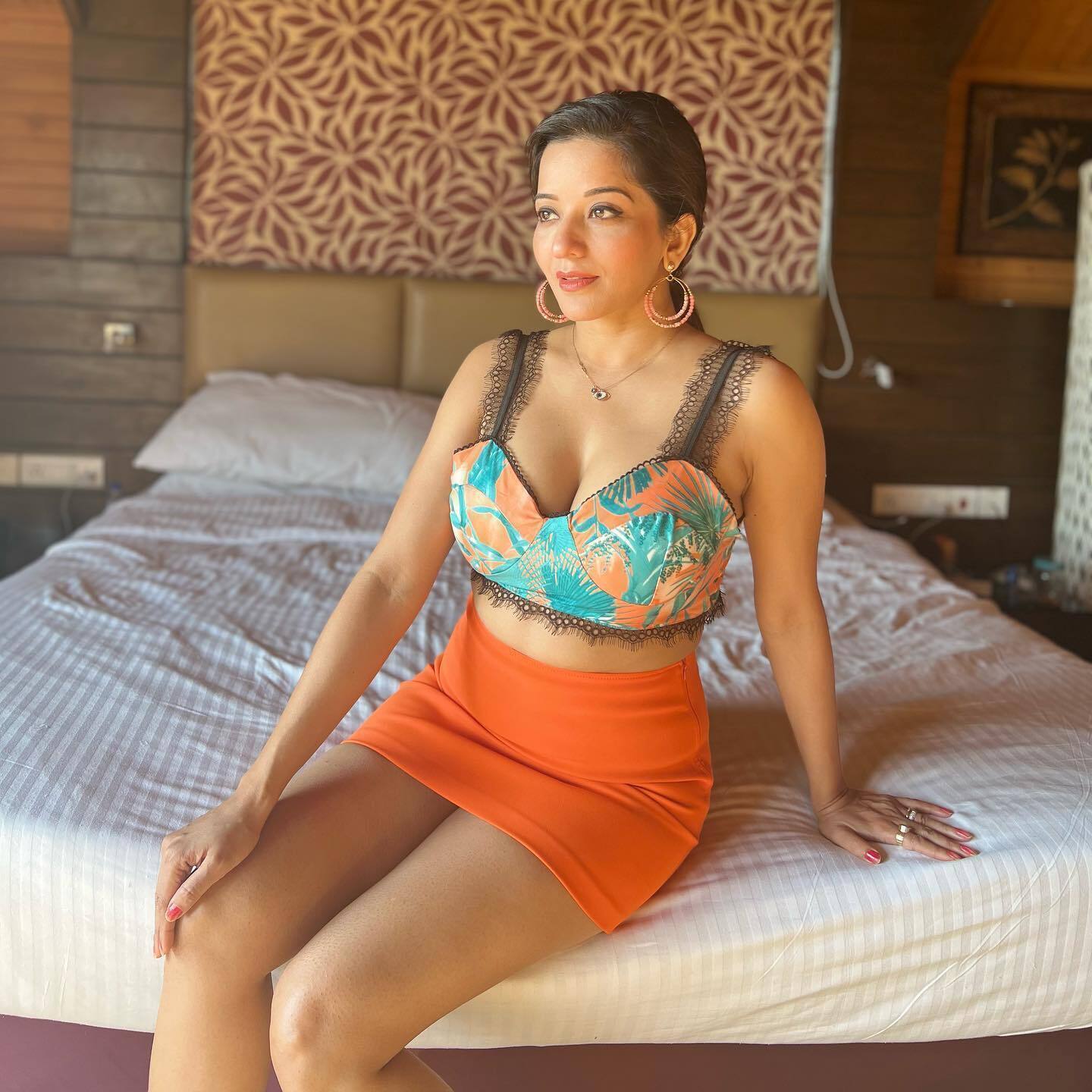 PHOTOS : ட்ரான்ஸ்பரன்ட் சேலையில்.. ரசிகர்களை ஈர்க்கும் அழகில் அஸ்லி மோனலிசா.. | transparent ...