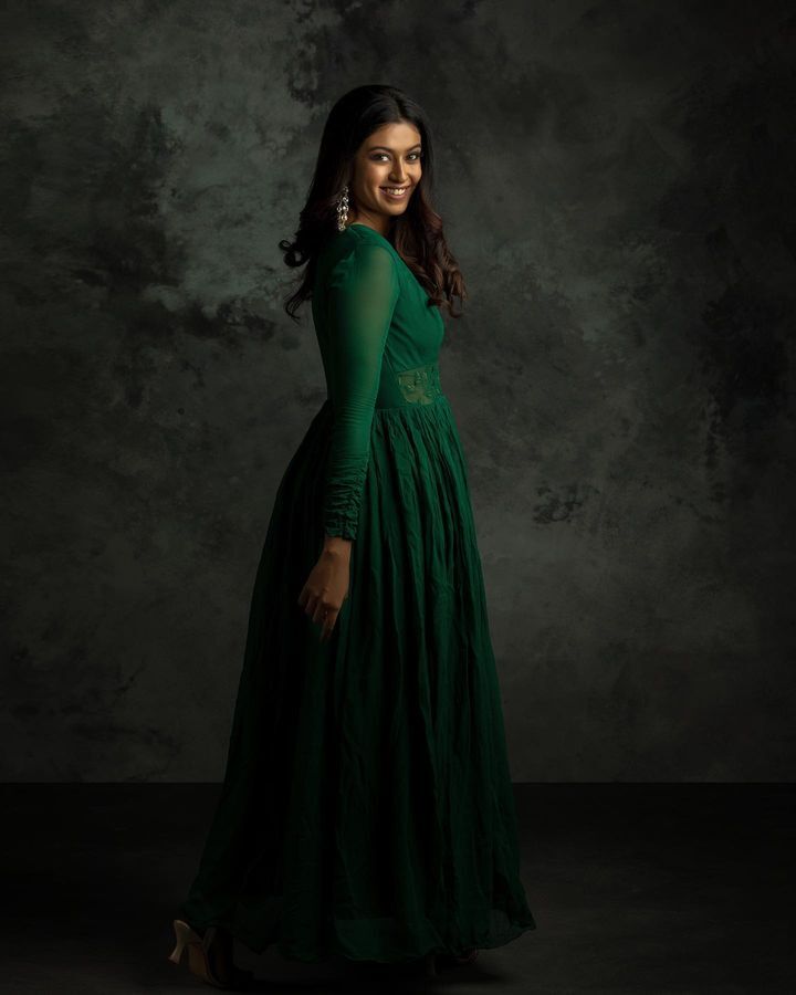 PHOTOS : அட நம்ம ரோஷ்னியா இது? சேலையில் சூப்பர் லுக்.. ரசிகர்களை ...