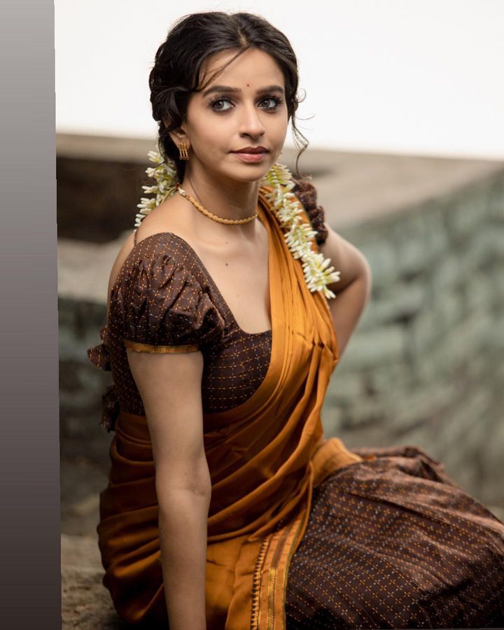 PHOTOS : பாக்கியலட்சுமி சீரியல் ஜெனியா இது? மாடர்ன் உடையில் சும்மா ...