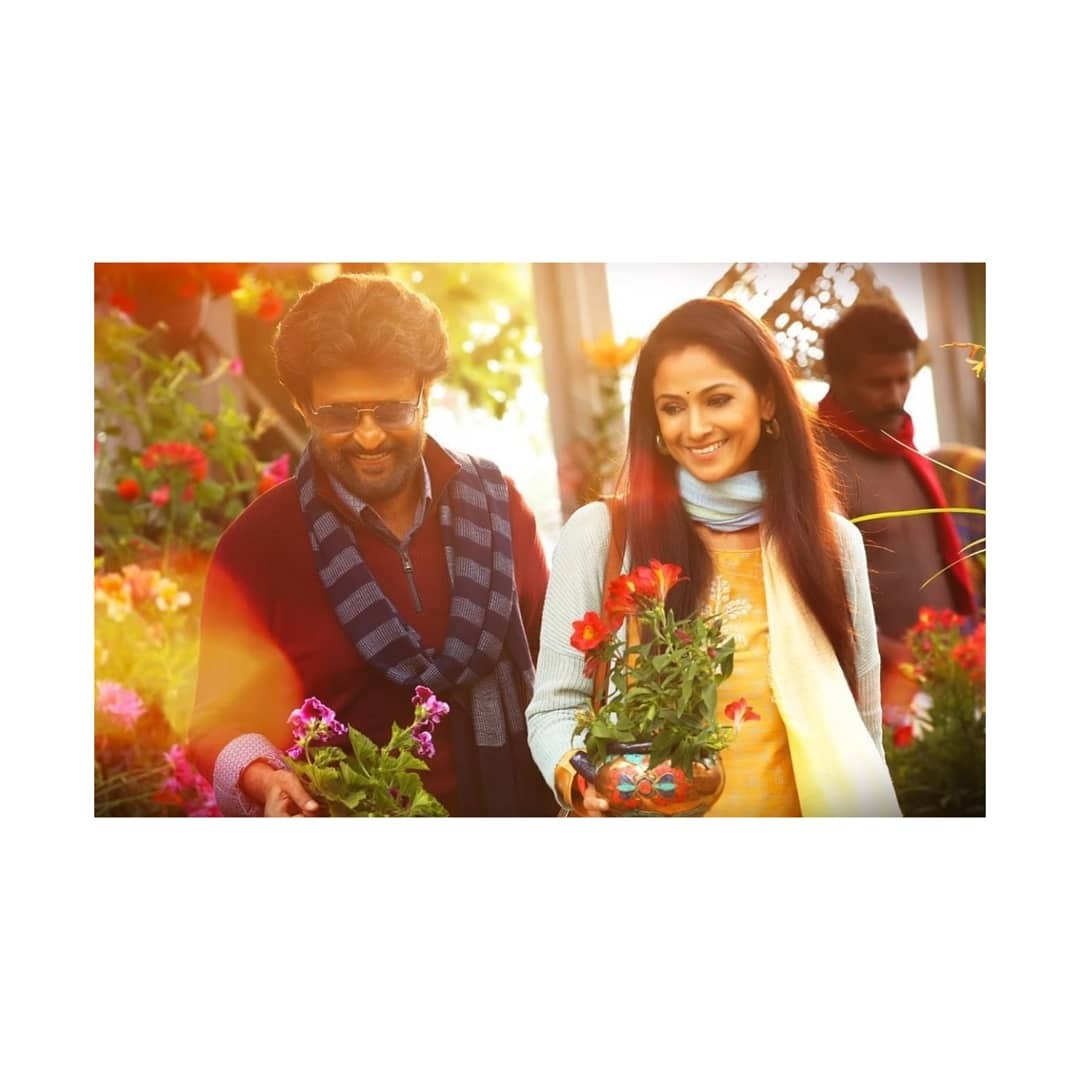 PHOTOS : இவங்களுக்கு இவ்வளவு பெரிய பையனா? சிம்ரனின் சமீபத்திய ...