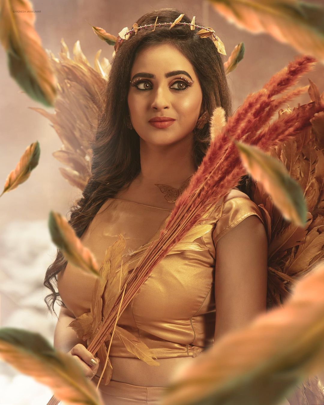 photos : தத்துரூபமாக அம்மனை போல உருவெடுத்த விஜய டிவி சீரியல் நடிகை ...