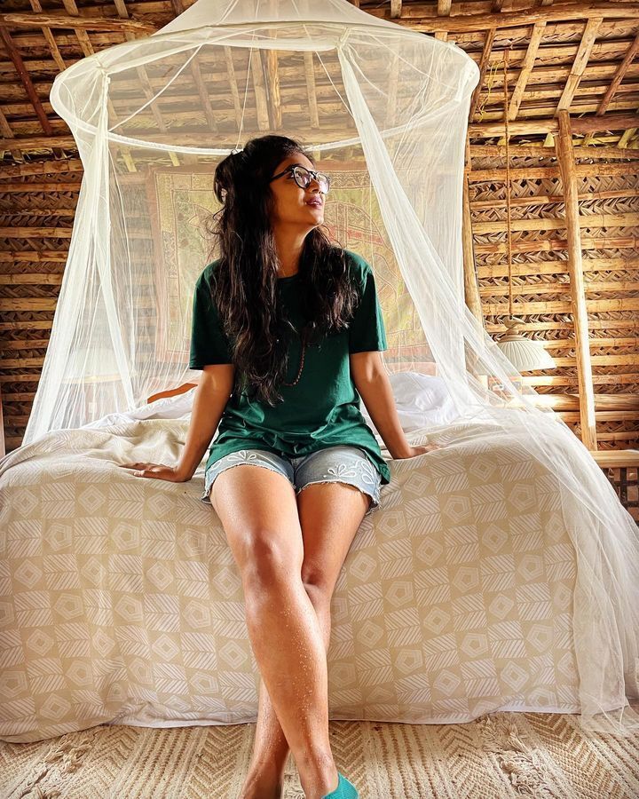 PHOTOS : குட் நியூஸ் காத்திருக்கு.. வைரலாகும் விஜே பார்வதியின் ...