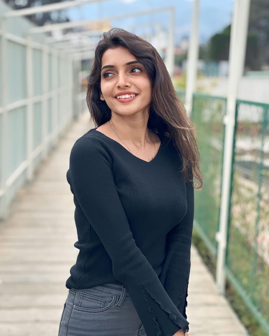 photos : அந்தரத்தில் தொங்கியபடி சாகசம் காட்டும் கனா காணும் காலங்கள் சீரியல் நடிகை.. ரசிகர்கள் ...