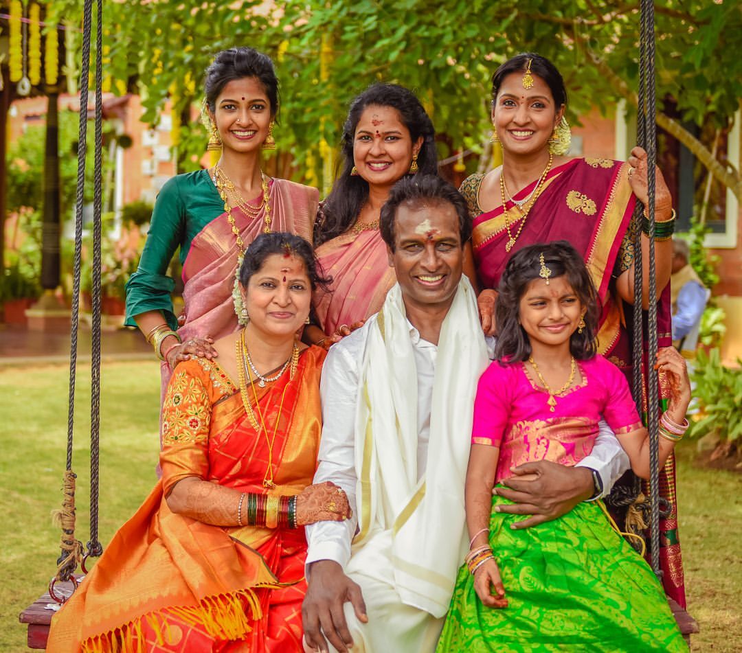 photos : அட.. இவ்வளவு மாஸா புல்லெட் ஓட்டுறாங்களே.. வைரலாகும் கீர்த்தி ...