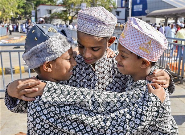 Ramzan Celebration Across India 2023; See Photos Photos: HD Images ...