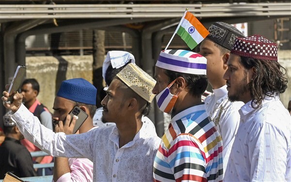 Ramzan Celebration Across India 2023; See Photos Photos: HD Images ...