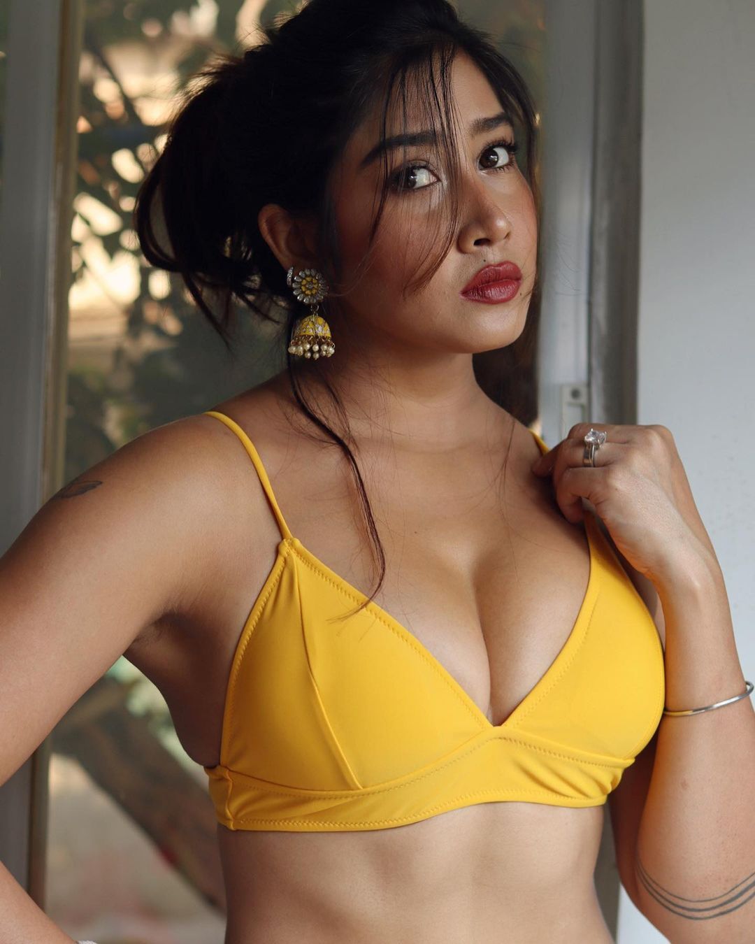 Sofia Ansari poses in a mesh top, fans say - 'It's too much' - Viral Media