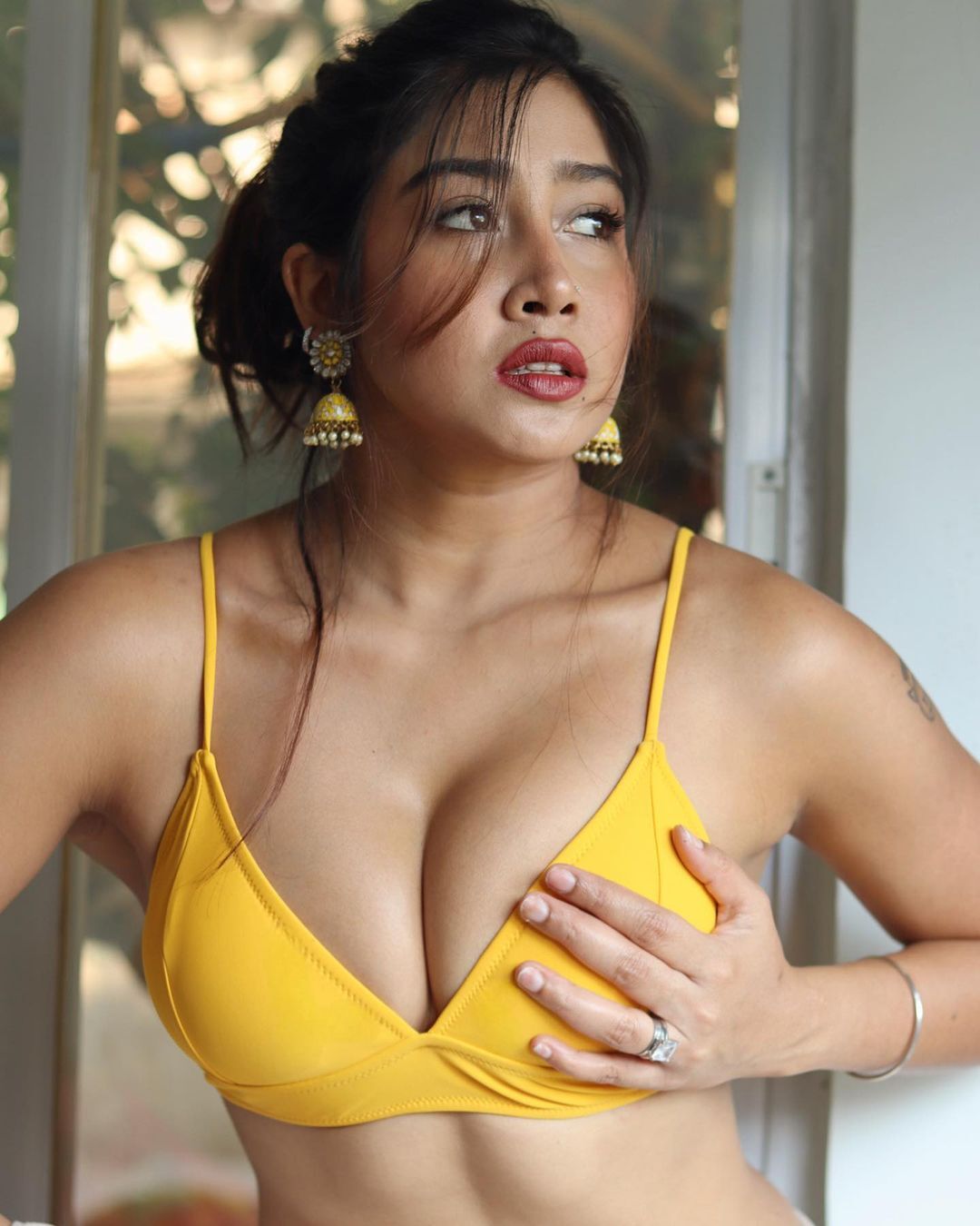 Sofia Ansari poses in a mesh top, fans say - 'It's too much' - Viral Media