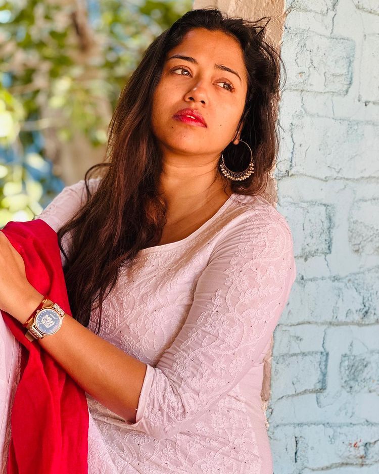 চিকন কাজের কুর্তিতে অপরূপা সোহিনী, চোখ ফেরানো দায় ভক্তদের | Latest ...