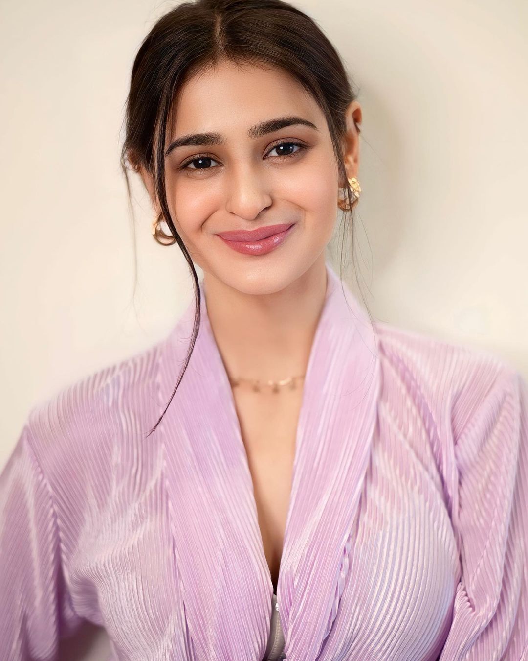 ప్రకృతి పావని పరువాల విందు .. హాట్ డోస్‌తో హీటెక్కిస్తున్న బ్యూటీ ...