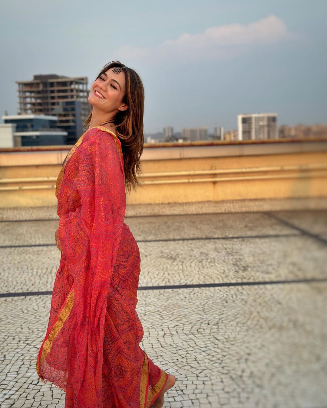 ఆరాధన శర్మ అందాల మెరుపులు .. హీట్ ట్రీట్‌తో రచ్చ చేస్తున్న బ్యూటీ ...