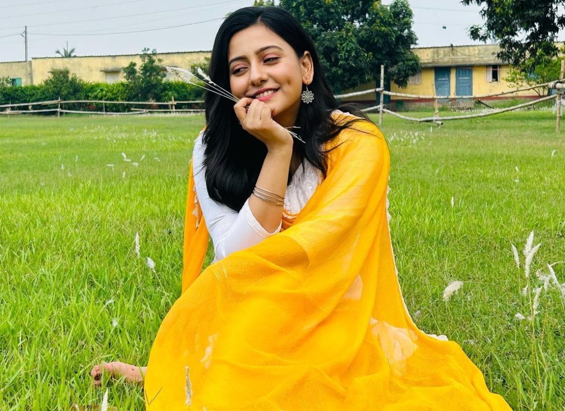 অল্প মেকআপেই লাস্যময়ী শ্রাবণী, জেল্লা দেখে স্তব্ধ নেট নাগরিকরা ...