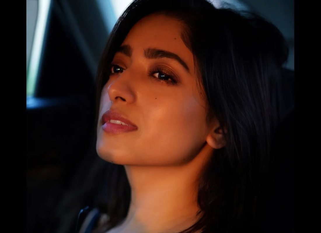 নজরকাড়া লুকে সোশ্যাল মিডিয়ায় হাজির ইশা, দেখুন ছবি | Actress ishaa saha shared her pics, viral ...