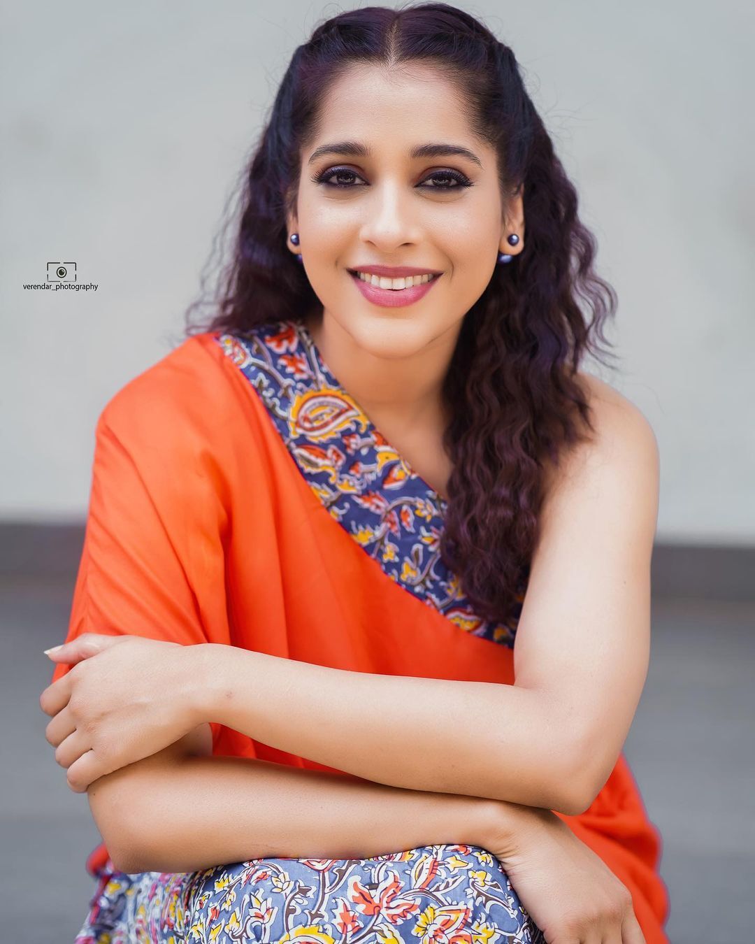 రష్మీ గౌతమ్ వలపుల వయ్యారాలు.. కుర్రకారులో సెగలు పుట్టిస్తున్న బ్యూటీ ...