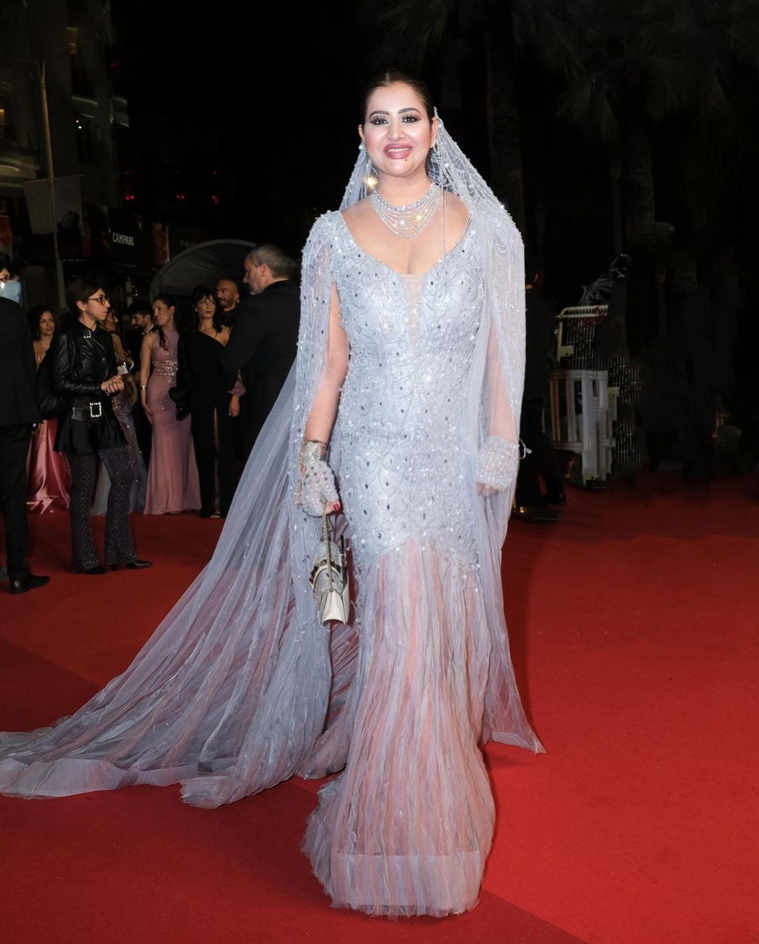 కేన్స్ ఫిల్మ్ ఫెస్టివల్‌లో రెడ్ కార్పెట్‌పై మెగా సుధా రెడ్డి హోయలు ...